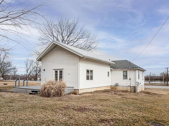 638 N Broadway, Kampsville, IL 62053 | MLS #23073390 | Zillow