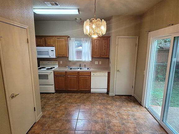 3304 Blumie St BUILDING B, Austin, TX 78745 | Zillow