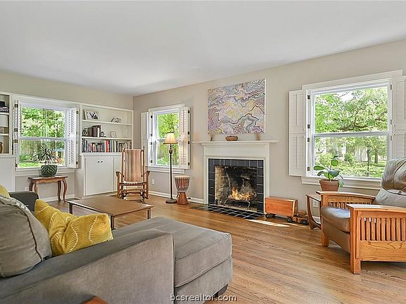 414 Brookside Dr E, Bryan, TX 77801 | MLS #22006383 | Zillow