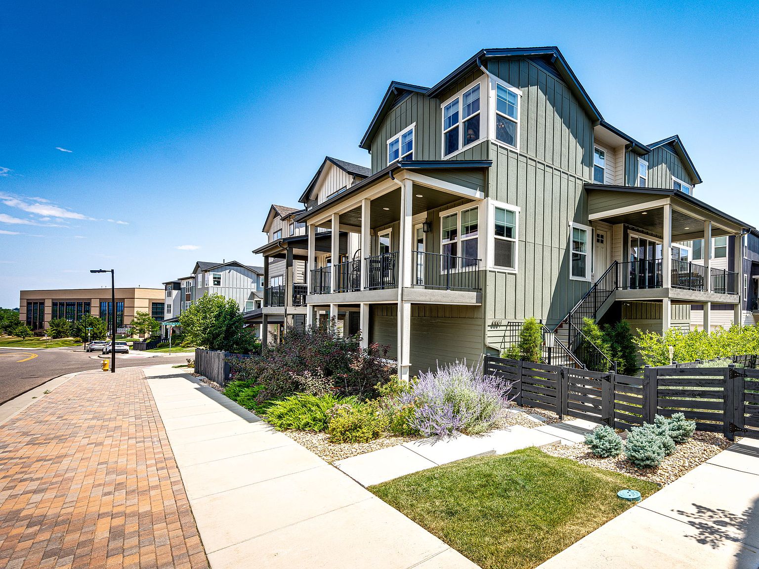 8881 Southurst St, Highlands Ranch, CO 80129 | Zillow