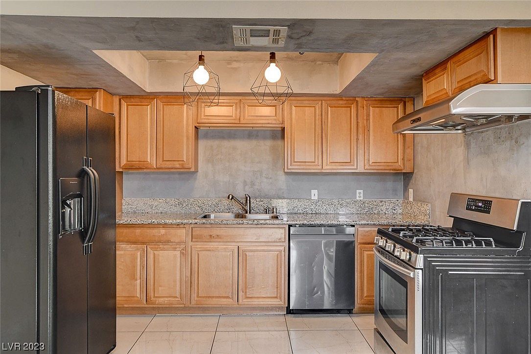 5576 Rochelle St #5B, Las Vegas, NV 89103 | Zillow