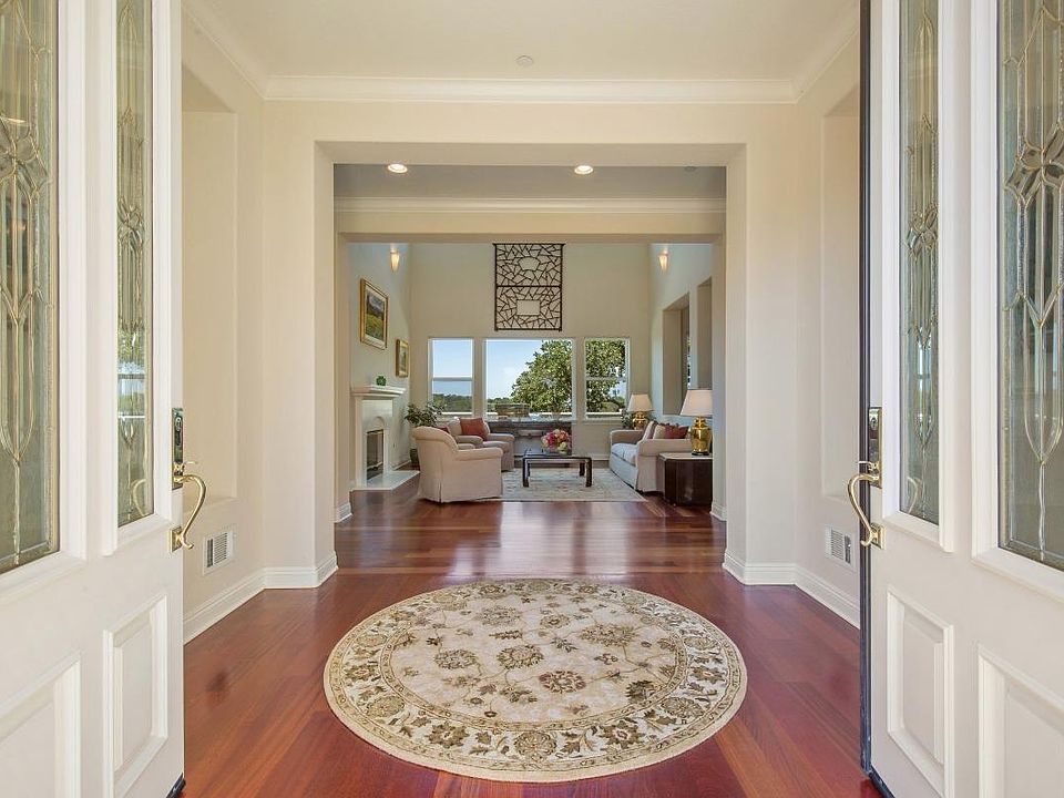 87 Stonetree Ln, Novato, CA 94945 | Zillow