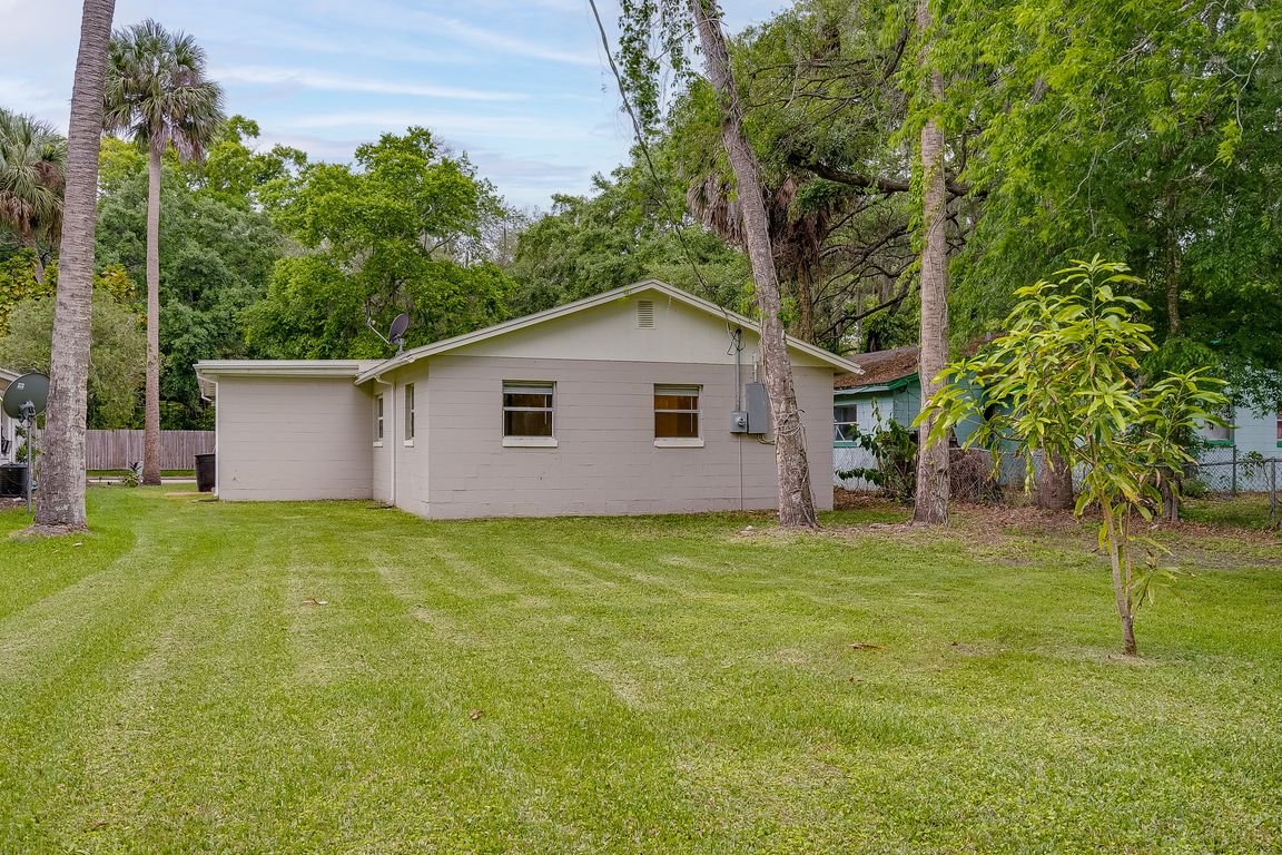 1327 S Elliott St, Sanford, FL 32771 | Zillow