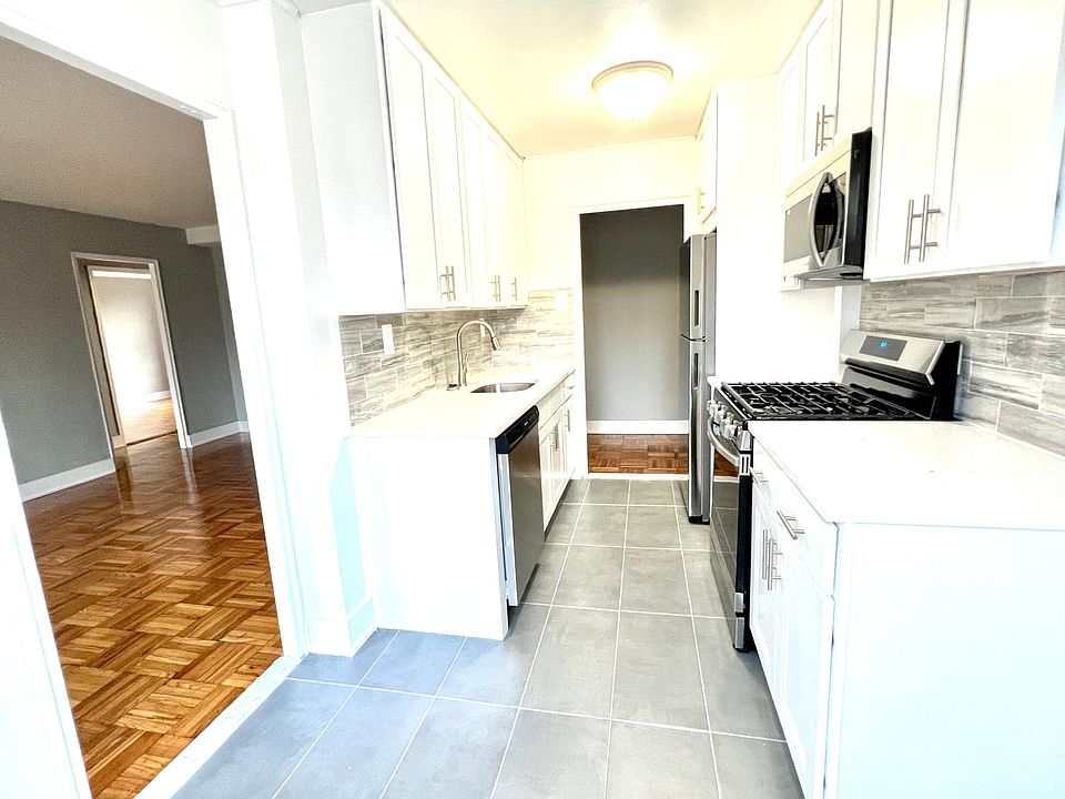 188-15 71st Cres FLOOR 2, Fresh Meadows, NY 11365 | Zillow