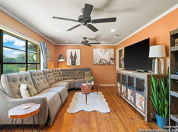 135 Oak Way, Kerrville, TX 78028 | MLS #1699060 | Zillow