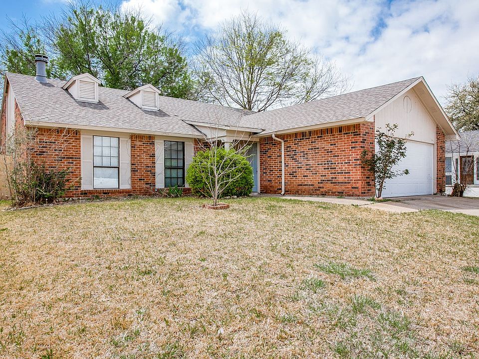 2114 Pennington Dr, Arlington, TX 76014 | Zillow