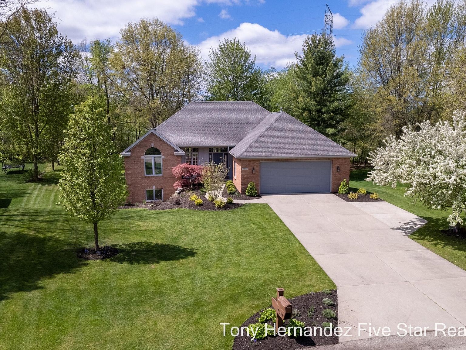 4534 Hidden Ridge Dr, Hudsonville, MI 49426 | Zillow