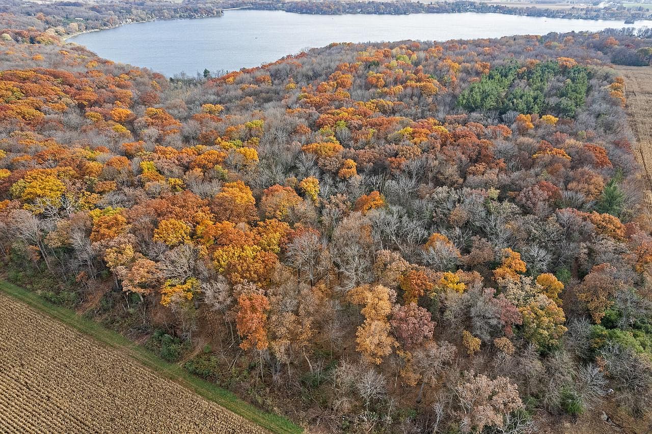 W2186 ERIC ROAD, Markesan, WI 53946 | MLS #1867134 | Zillow