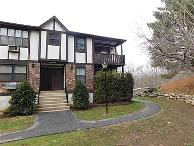 762 Sierra Vista Ln Valley Cottage NY | Zillow