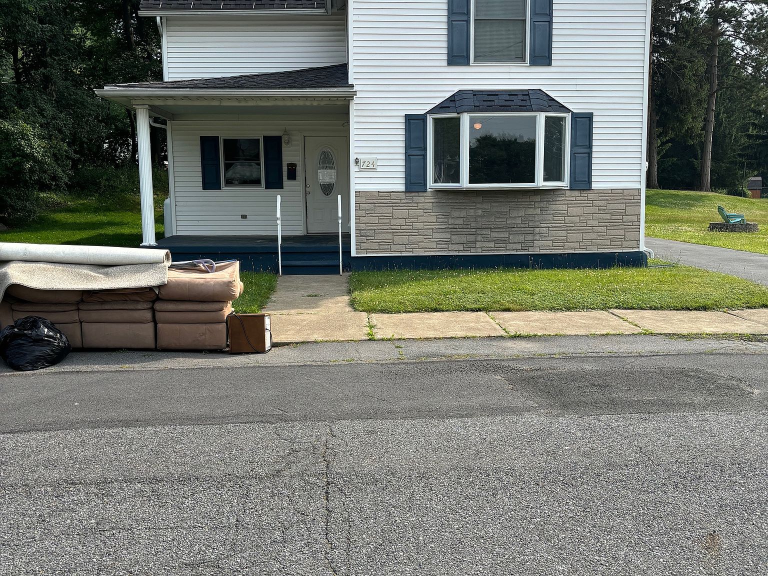 724 Spring St, Moosic, PA 18507 | Zillow