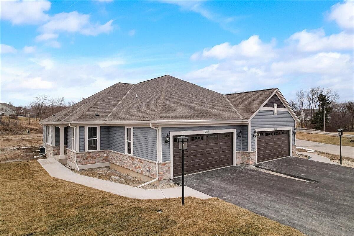 W204N17635 Laurel PLACE #401, Jackson, WI 53037 | Zillow