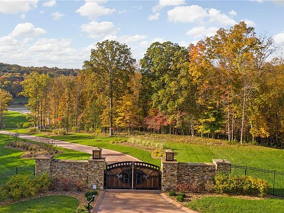 10285 W Youth Camp Rd, Columbus, IN 47201 | MLS #21840129 | Zillow