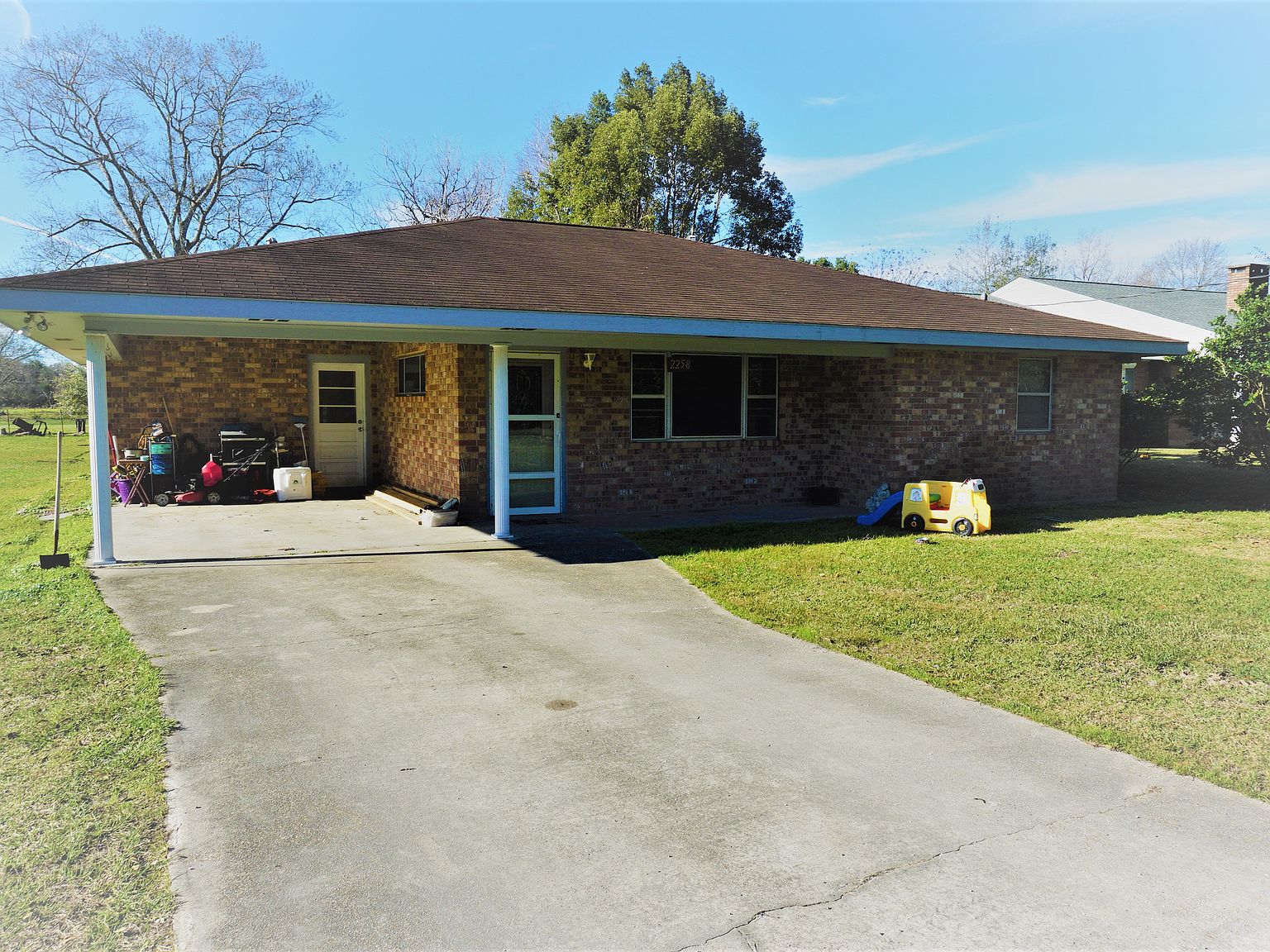 2258 Highway 182, Raceland, LA 70394 | Zillow
