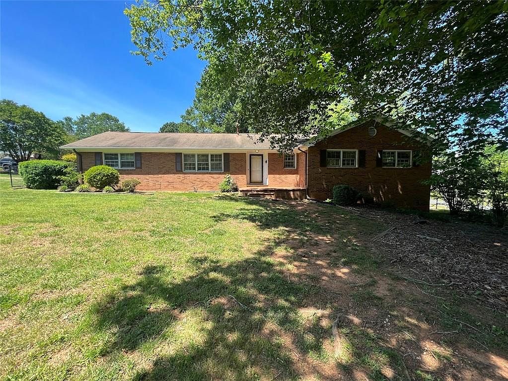 303 N 6th St, Mebane, NC 27302 | Zillow