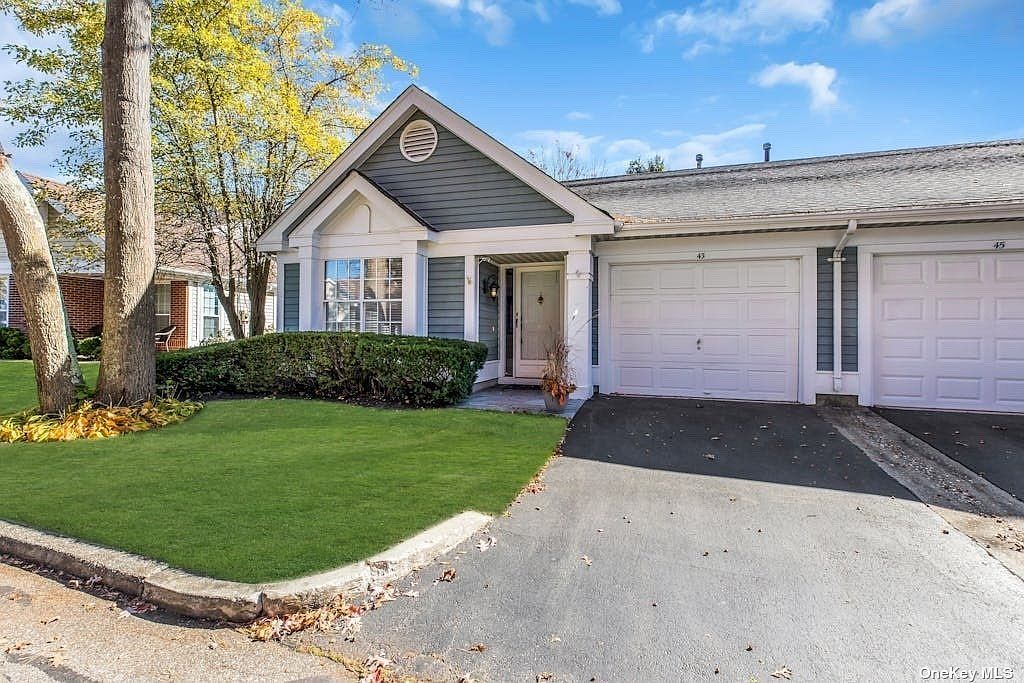 43 Glen Drive UNIT 43, Ridge, NY 11961 | Zillow