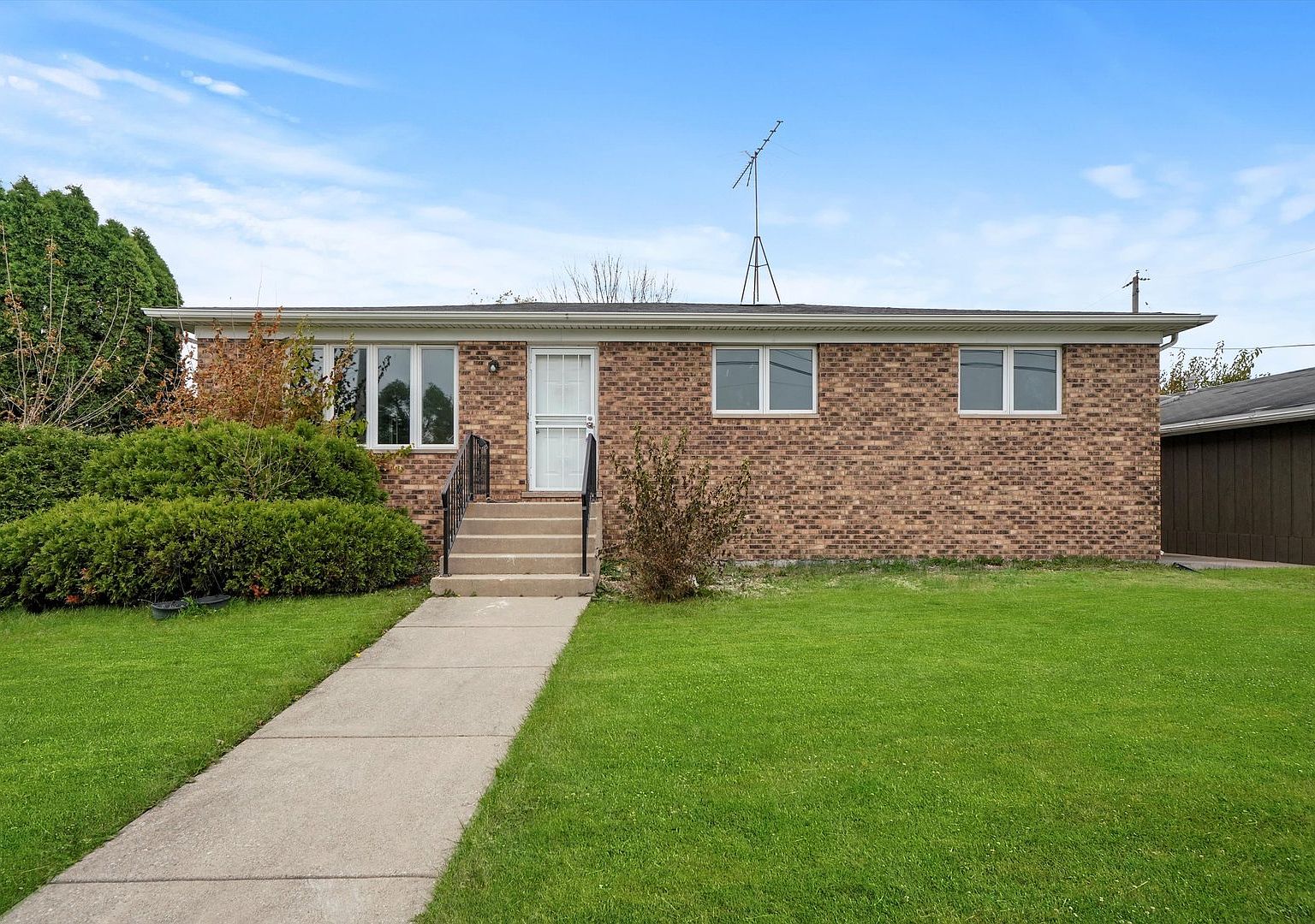 15347 Haney Rd, South Holland, IL 60473 | MLS #11925470 | Zillow