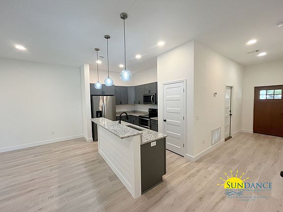 1747 Hopper St, Niceville, FL 32578 | Zillow