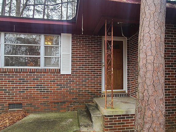 208 Riverside Dr, Gadsden, AL 35903 | MLS #21880272 | Zillow