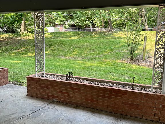 1502 N Riverside Rd #4, Saint Joseph, MO 64507 | Zillow