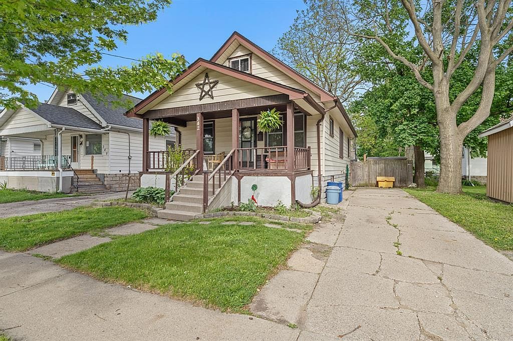 342 Shepherd St, Sarnia, ON N7T 3J6 | MLS #25015814 | Zillow