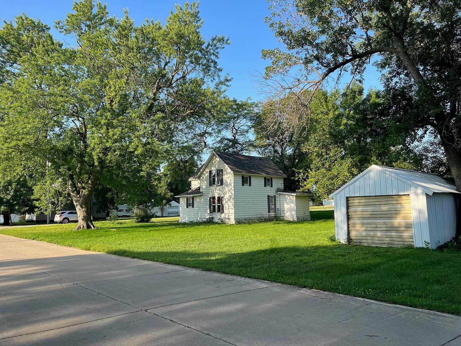 410 E Main St, Terril, IA 51364 | Zillow