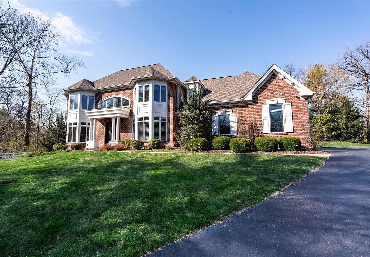 30 Deerfield Ter, Saint Louis, MO 63124 | MLS #24016921 | Zillow