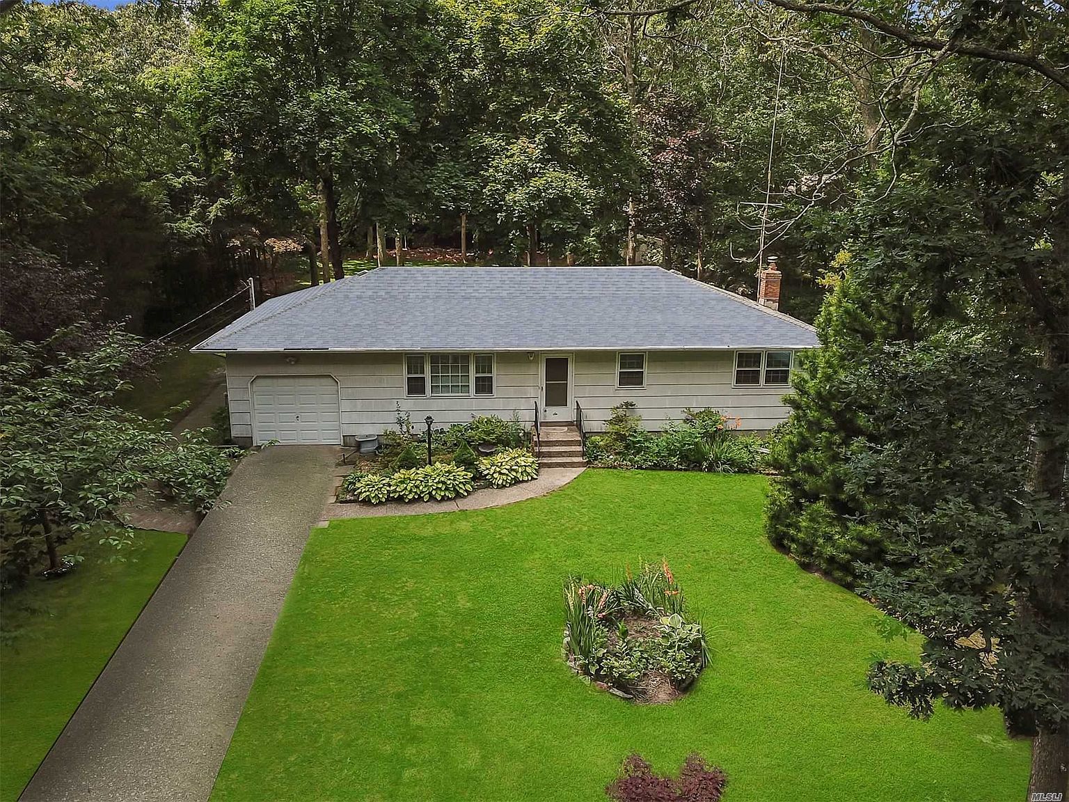 6 Old Orchard Ln, Ridge, NY 11961 | Zillow