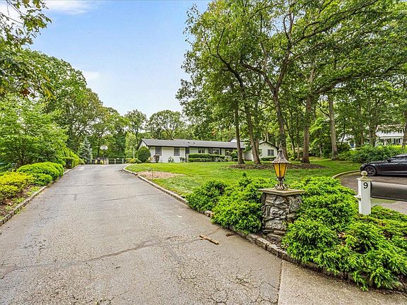 9 Midvale Court, East Northport, NY 11731 | MLS #882927 | Zillow