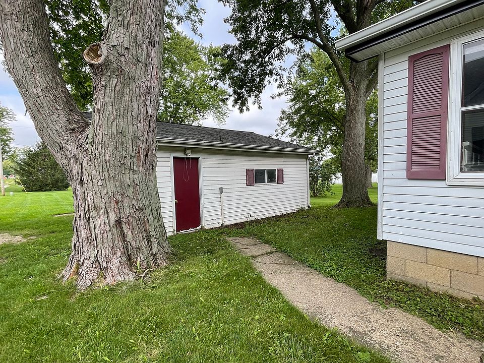 206 N Chicago St, Magnolia, IL 61336 | Zillow