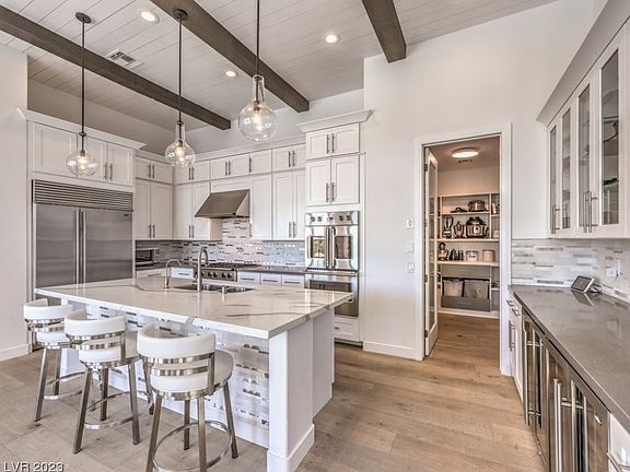 19 Club Vista Dr, Henderson, NV 89052 | MLS #2526438 | Zillow