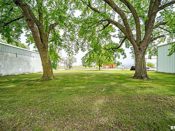 1 S Main St, Forest City, IL 61532 | MLS #PA1257694 | Zillow