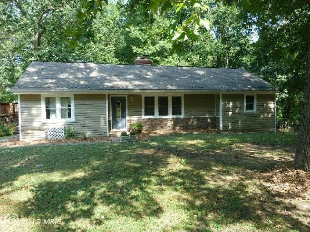 18314 Woodland Dr, Triangle, VA 22172 | Zillow