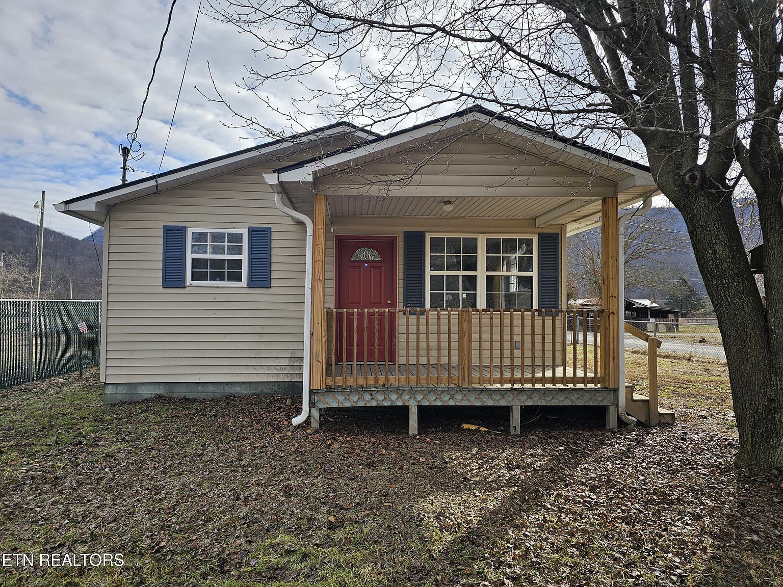 190 Vine St, Newcomb, TN 37819 | Zillow