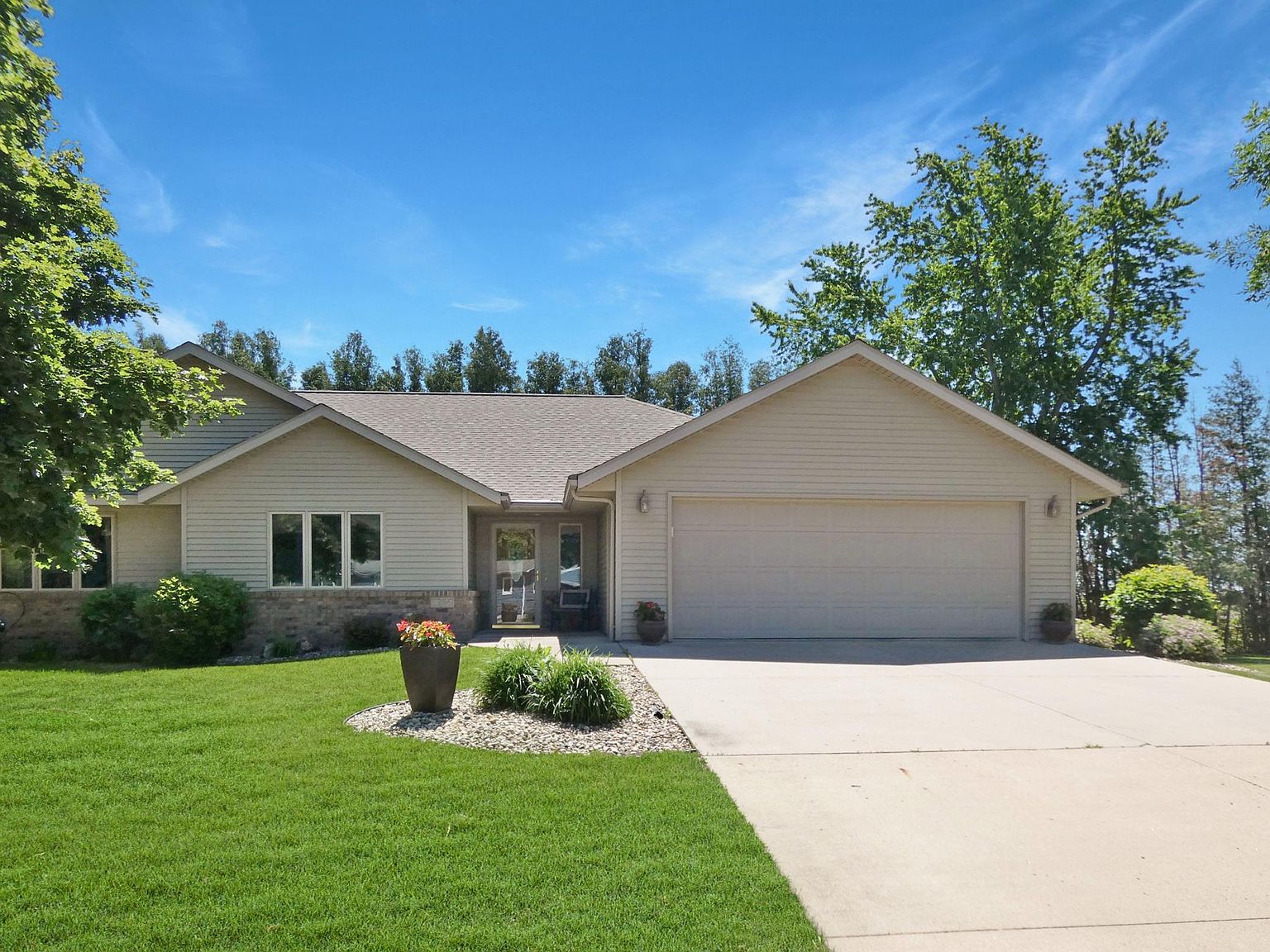 3255 Holly Cir, Slayton, MN 56172 | Zillow