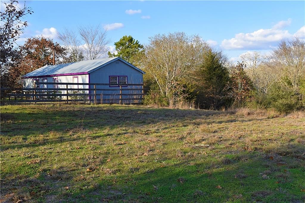 1014 Private Road 4306, Dime Box, TX 77853 | Zillow