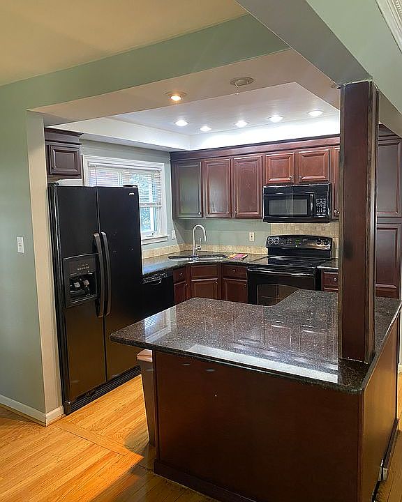 1760 Sheffield Rd, Birmingham, MI 48009 | Zillow