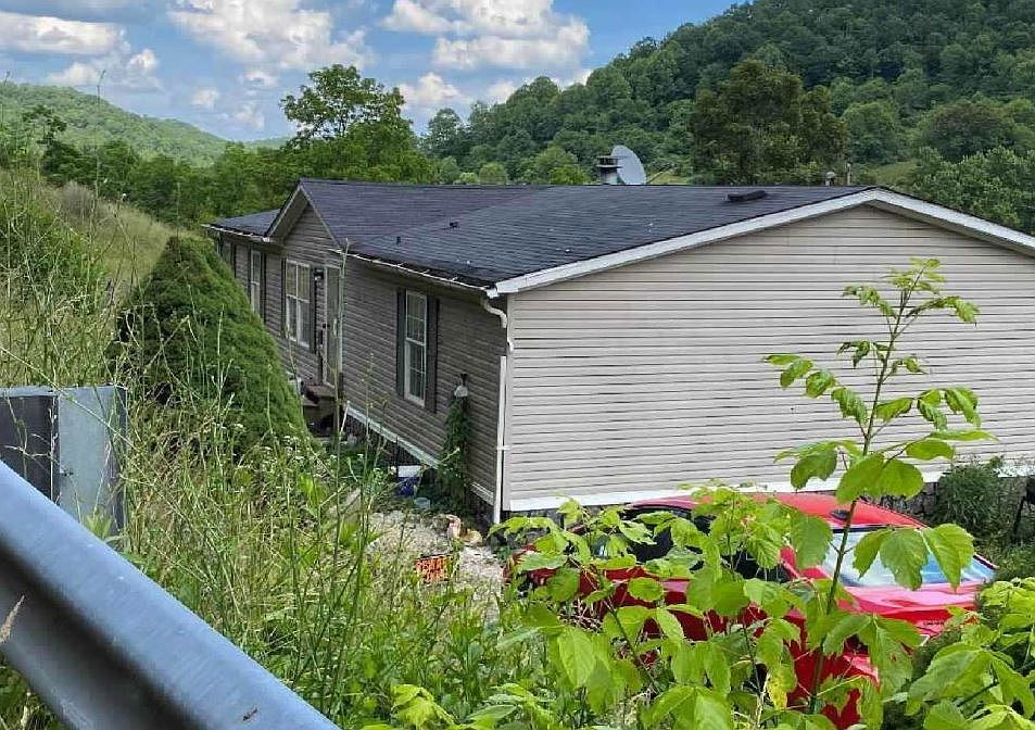 237 Middle Frk, Reedy, WV 25270 | Zillow