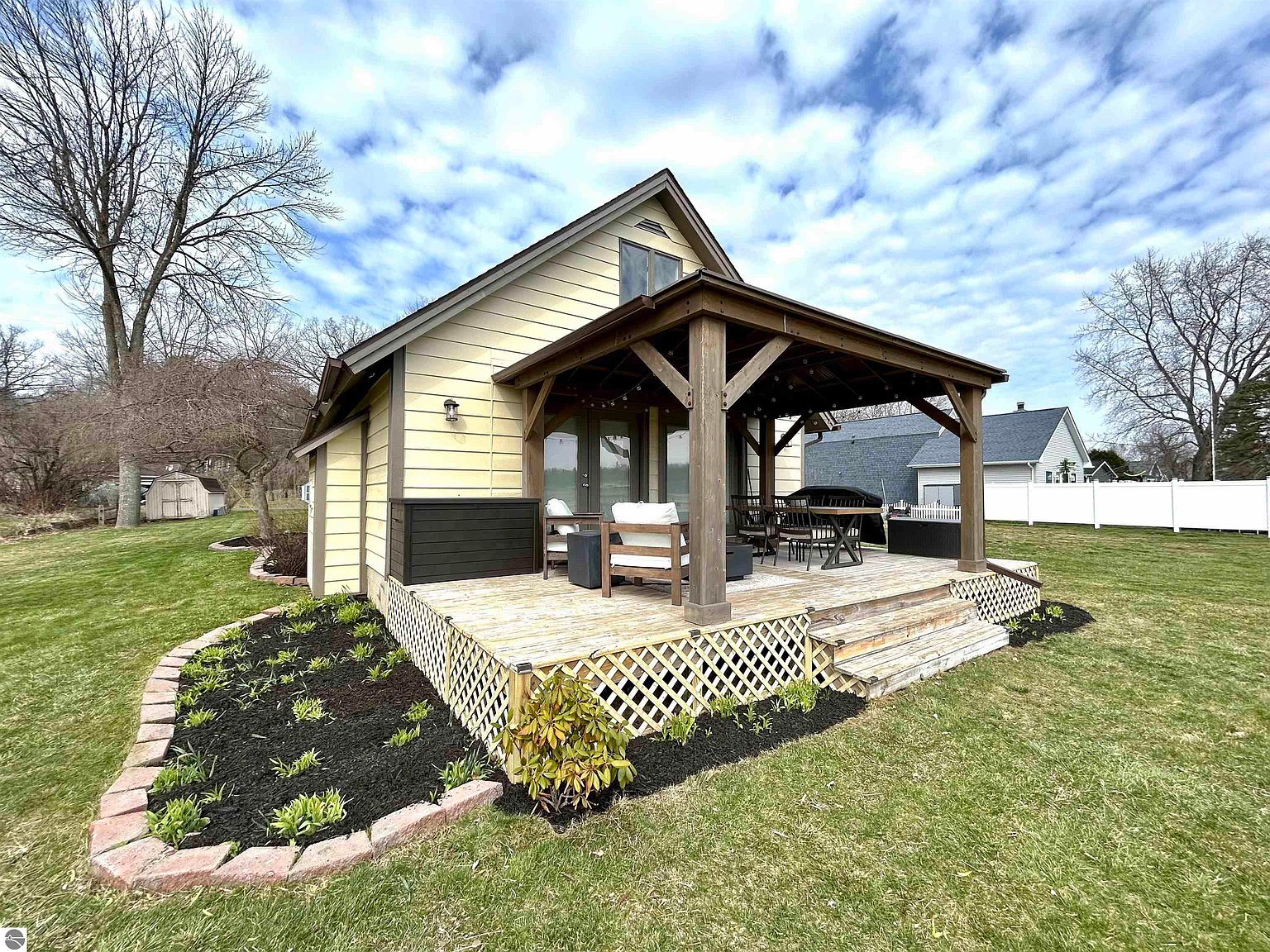 4798 N Verity Rd, Sanford, MI 48657 | Zillow