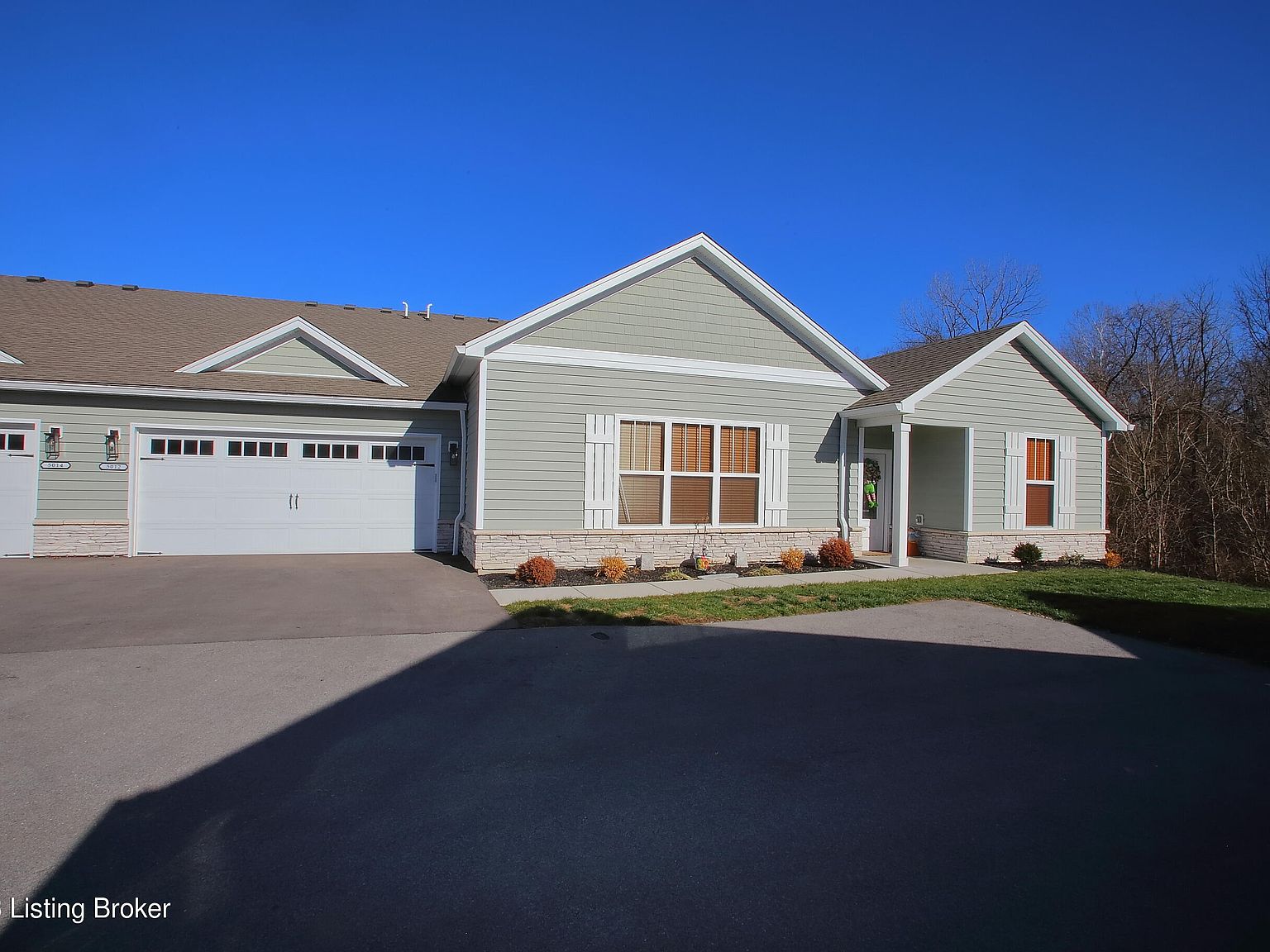 5012 Woodridge Lake Blvd, Louisville, KY 40272 | MLS #1651635 | Zillow