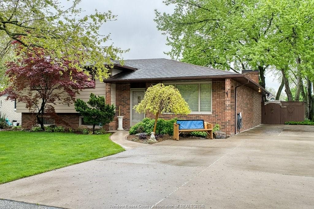 1600 Laurier Dr, Lasalle, ON N9J 1N5 | MLS #25011680 | Zillow