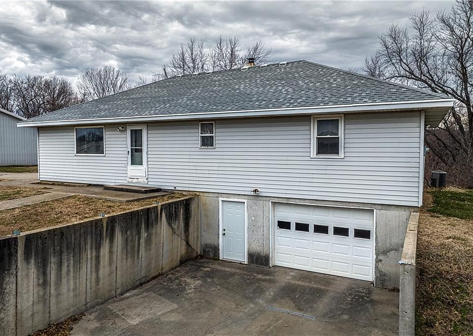 10189 SE Saxton Easton Rd, Easton, MO 64443 | Zillow