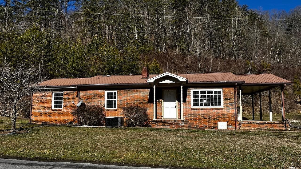 1523 State Highway 718, Walker, KY 40997 | Zillow