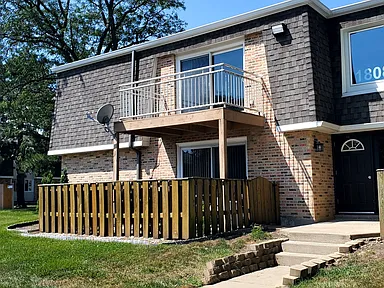 4424 Euclid Ave Rolling Meadows IL | Zillow