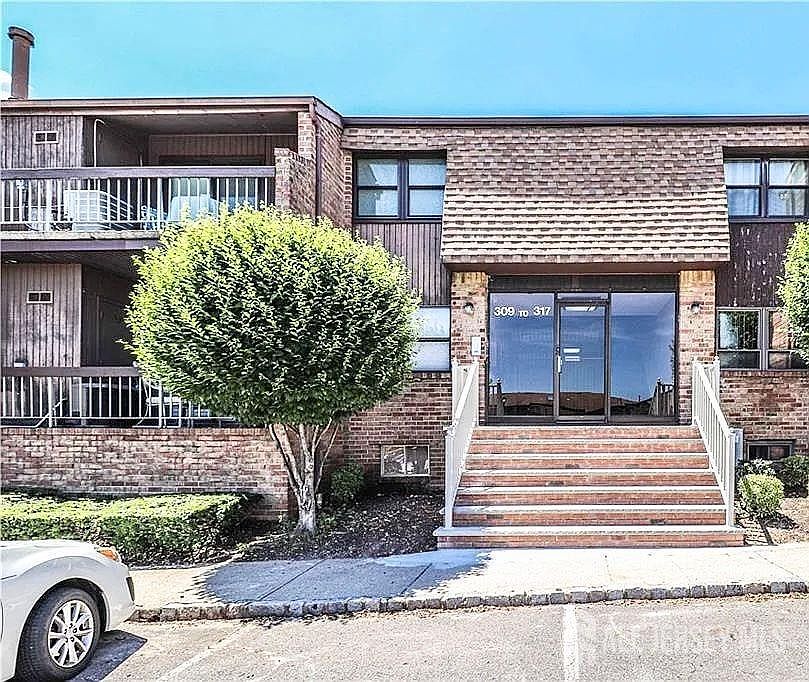 312 Sharon Garden Ct #312, Woodbridge Township, NJ 07095 | MLS #2508698R | Zillow