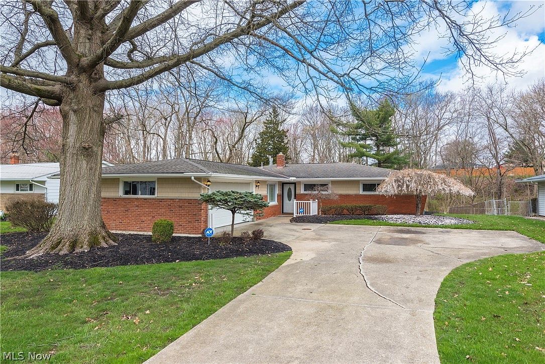 7566 Ragall Pkwy, Middleburg Heights, OH 44130 | Zillow