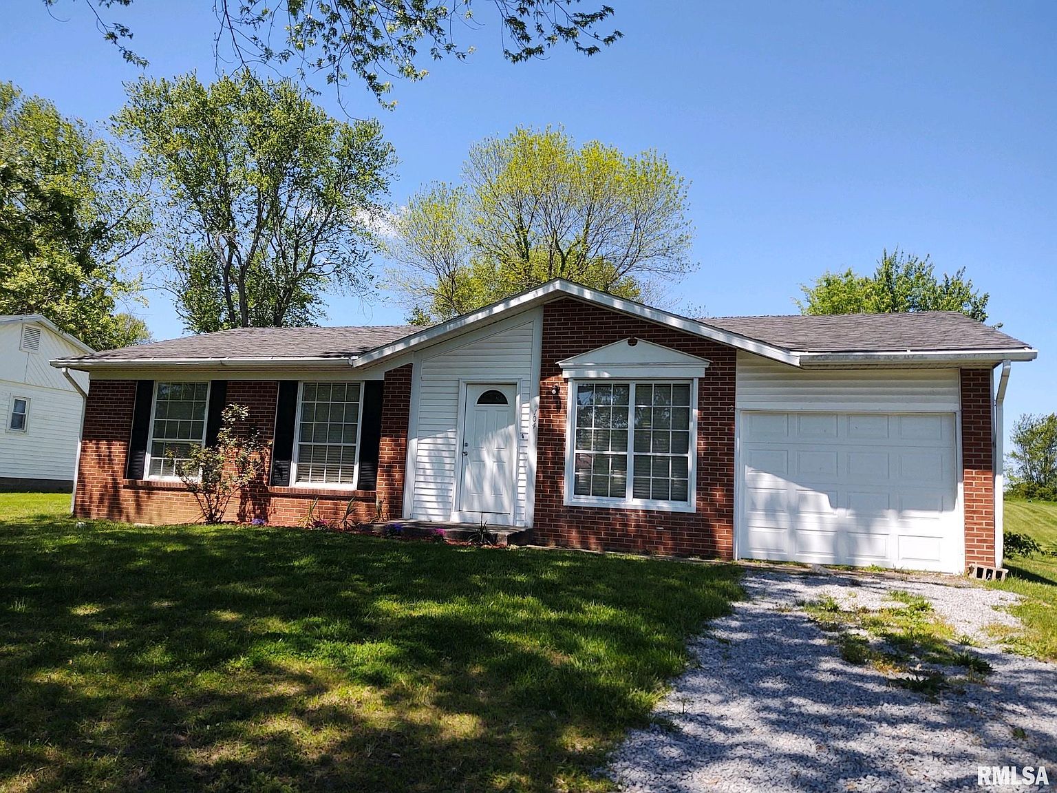 104 Cherokee Dr, Vienna, IL 62995 | Zillow