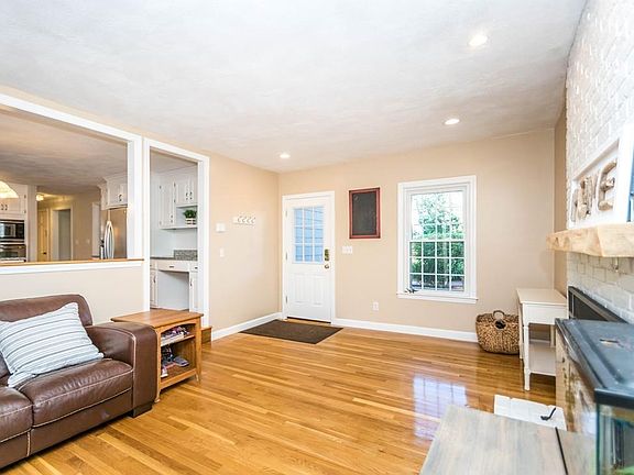 7 Country Way, Medfield, MA 02052 | Zillow