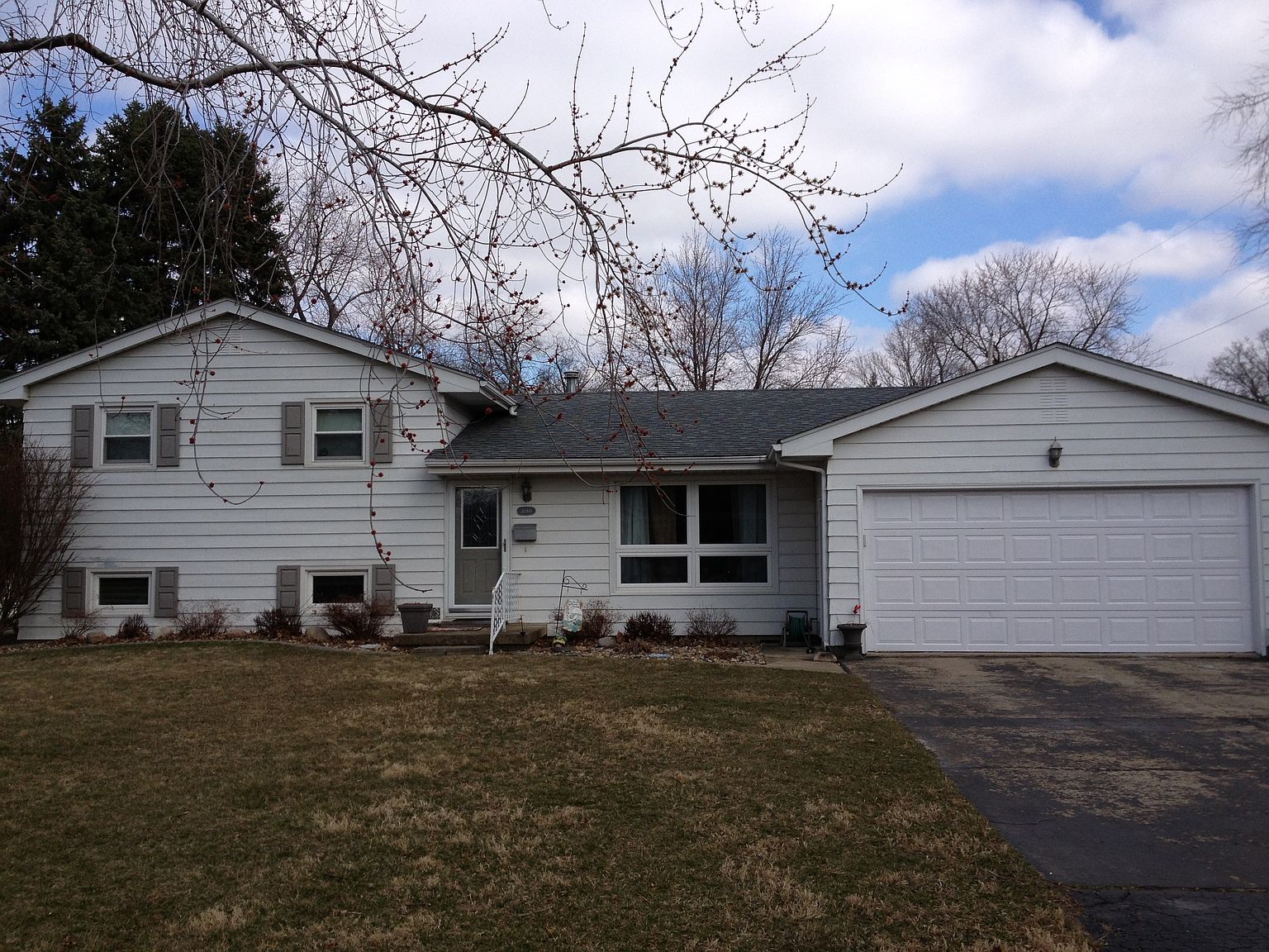 3080 E Chestnut Ave, Decatur, IL 62521 | Zillow