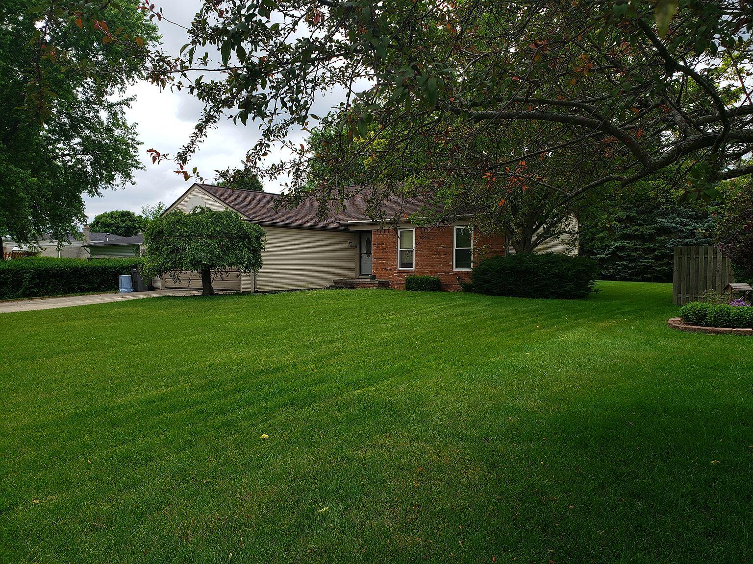 40785 Romeo Plank Rd, Clinton Township, MI 48038 | Zillow