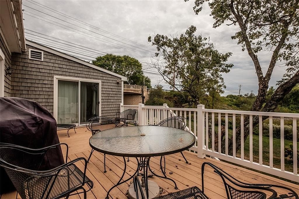 1 Summer St FLOOR 2, Freeport, ME 04032 | Zillow